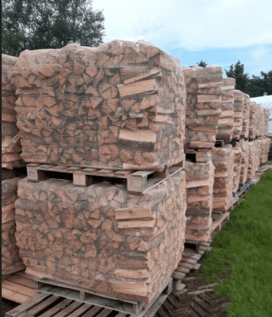 Norsk Furuved på 1500- Pall - stablet - Mye ved for pengene ...